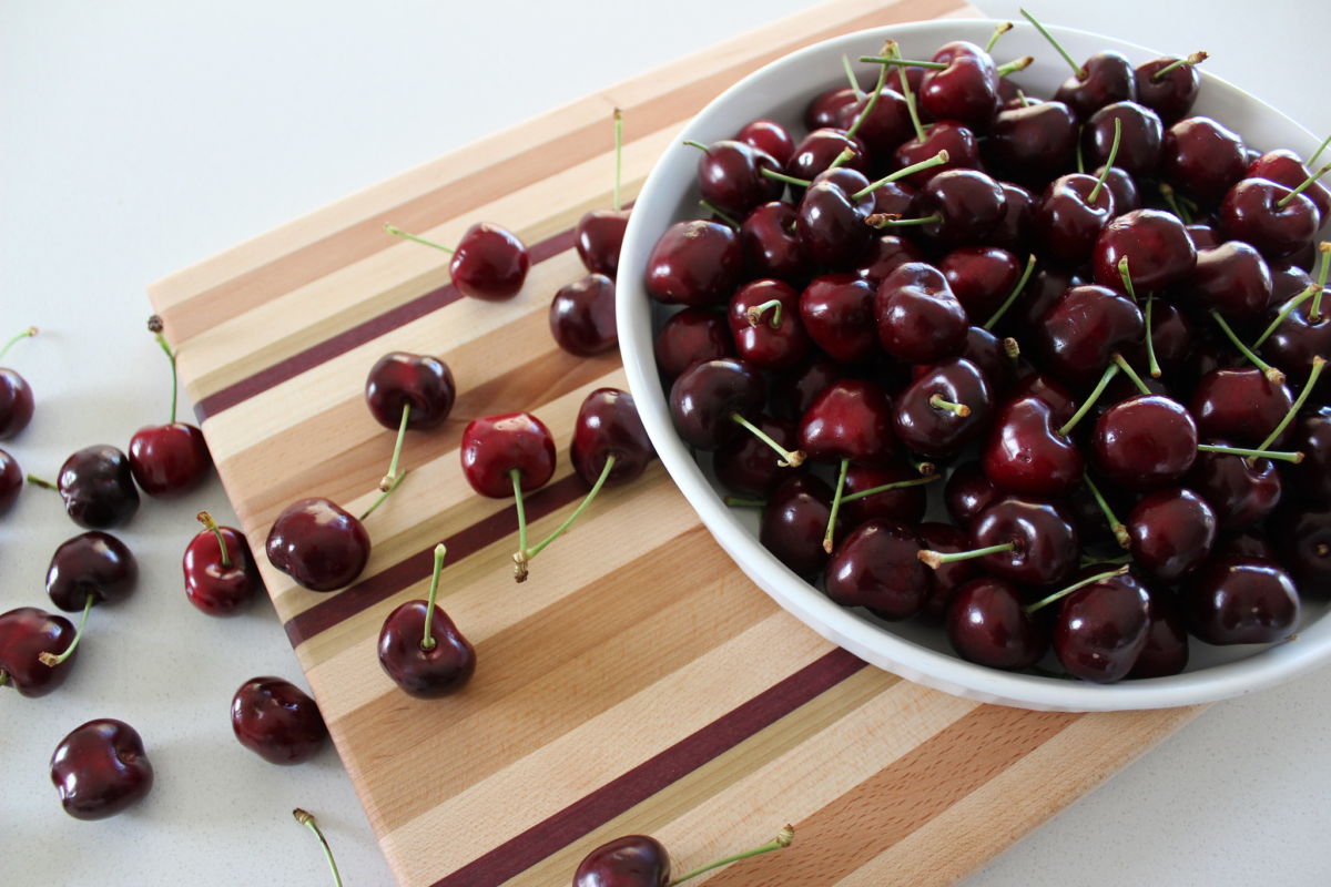 How to pair cherries with cheese - Chelan Fresh